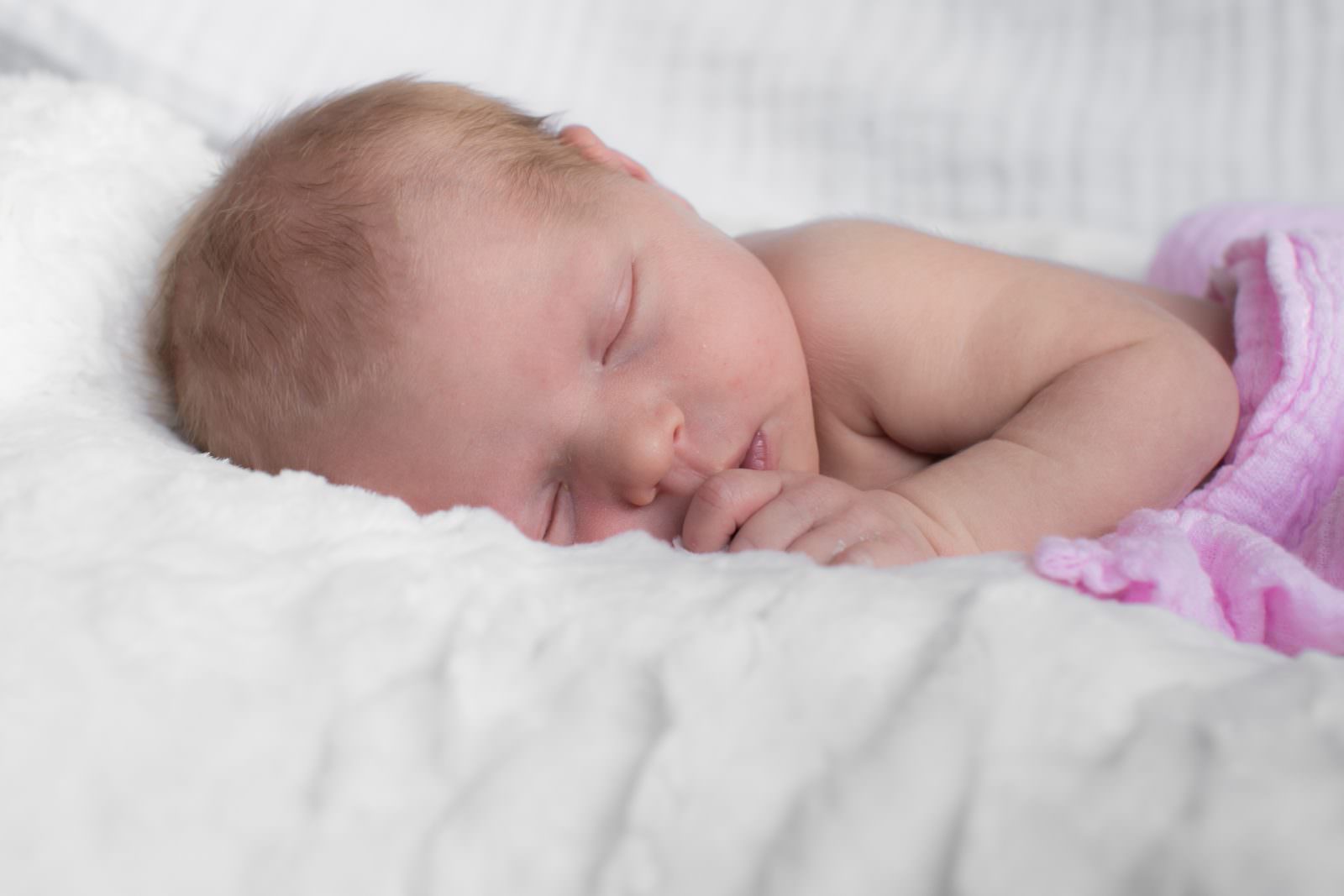 How to Look Good for Newborn Family Photos
